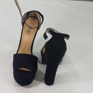 Rouge Helium | Shoes | Rouge Beautiful Black Sandal With Chunky Heel ...